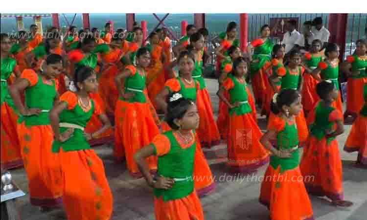 Valli Kummi dance performance at Pugazhimalai Balasubramanya Swamy ...
