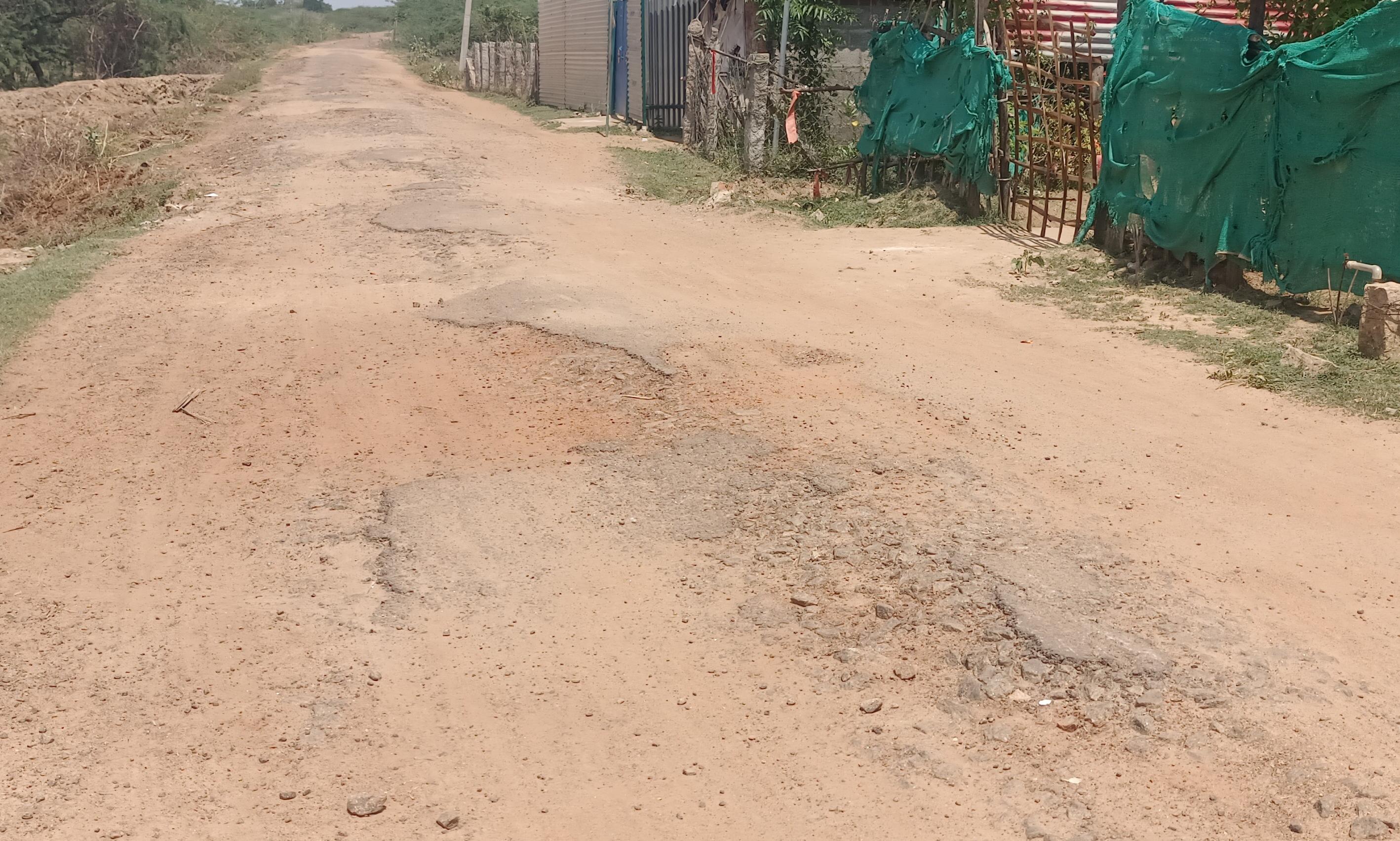 15 km through bumpy and potholed road. People walking around | குண்டும் ...