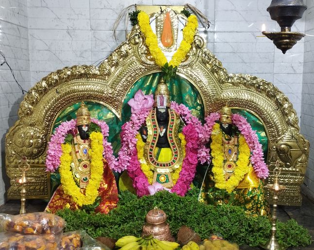 Puratasi 3rd Saturday: Special Worship at Perumal Temples Crowded ...