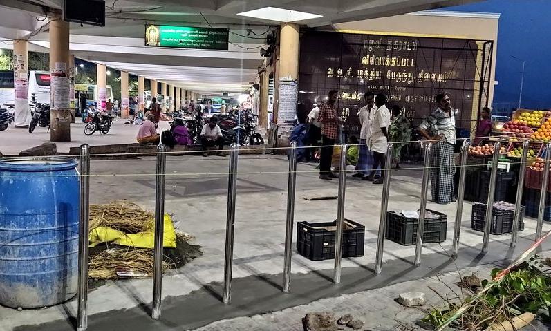 Barricades at Palani Bus Station Platform | பழனி பஸ் நிலைய நடைமேடையில் ...