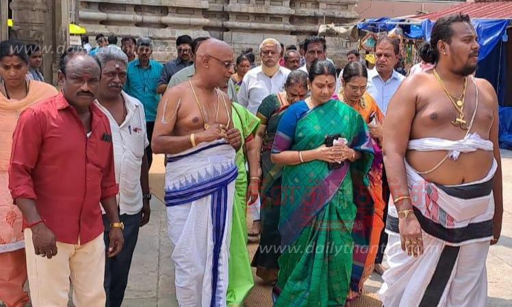 Durga Stalin Sami Darshan at Srirangam Renganathar Temple | ஸ்ரீரங்கம் ...