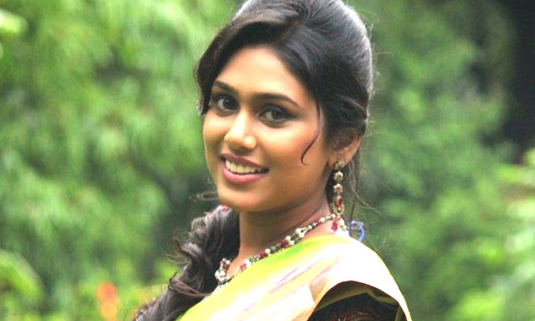 Manisha refused the kiss scene | முத்த காட்சிக்கு மறுத்த மனிஷா