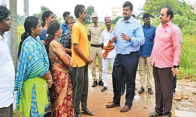 Daily Thanthi News Echo: Thiruvallur District Collector inspects ...