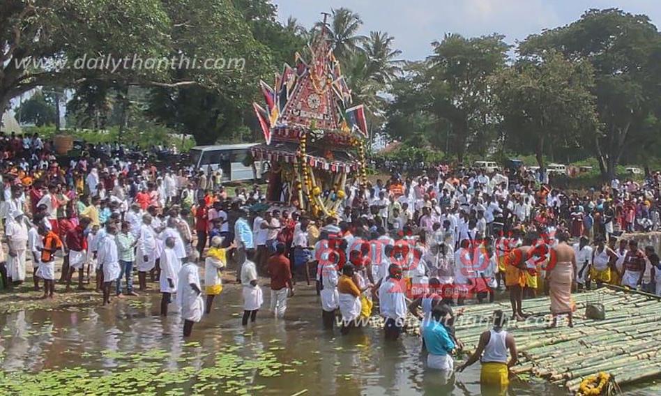 Theppath festival at Rangasamy-Mallikarjuna temple near Thalavadi; A ...