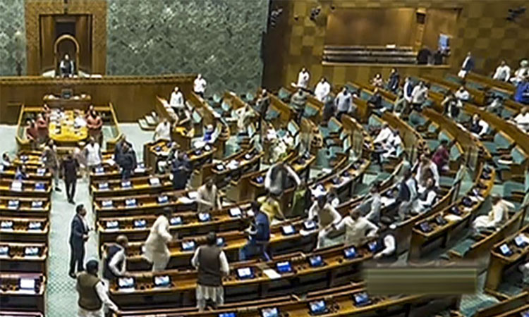 Amali in Lok Sabha: 5 MPs including Jyotimani suspended | மக்களவையில் ...