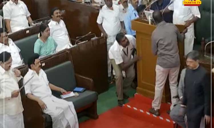 Governor RN Ravi left the Legislative Assembly | சட்டப்பேரவையில் ...