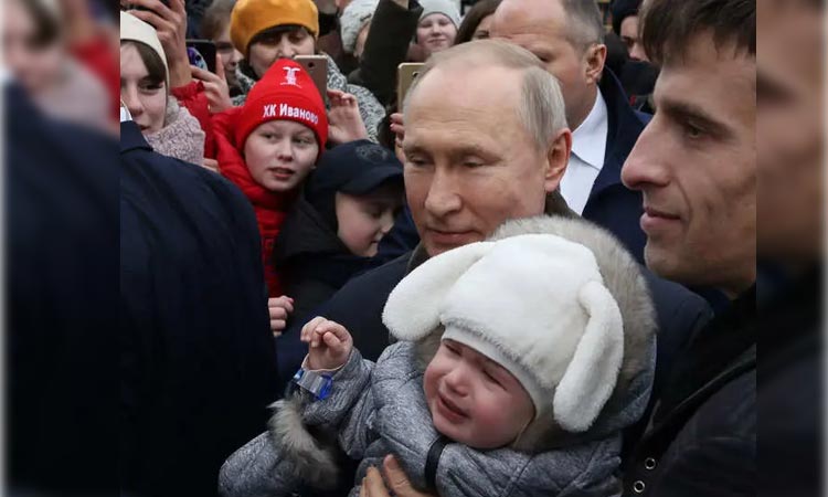 Putin is once again telling Russians to have more babies, and this time ...