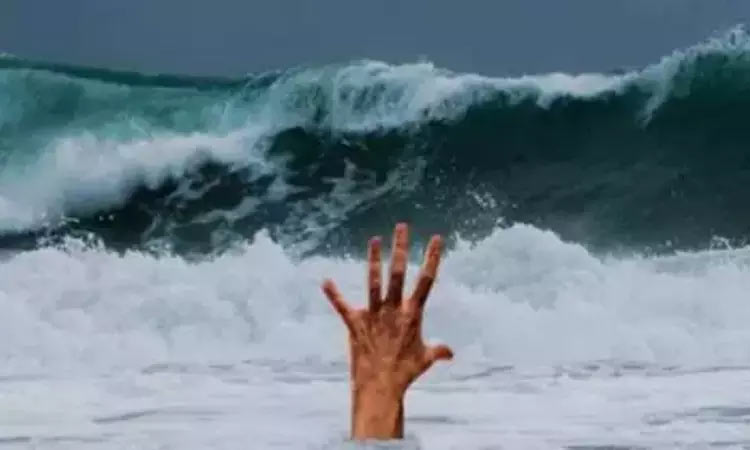 Mamallapuram: Students get caught in giant wave - 4 dead - Tragedy when ...