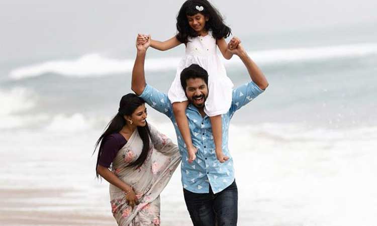 The first song of Kayal Anandi starrer 'White Rose' was released | கயல் ...