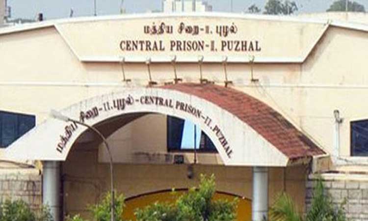 Prisoners who beat up for sandals... a sensational incident in Puzhal ...