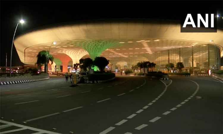 Rs 13.56 crore smuggled gold seized at Mumbai airport; 11 passengers ...