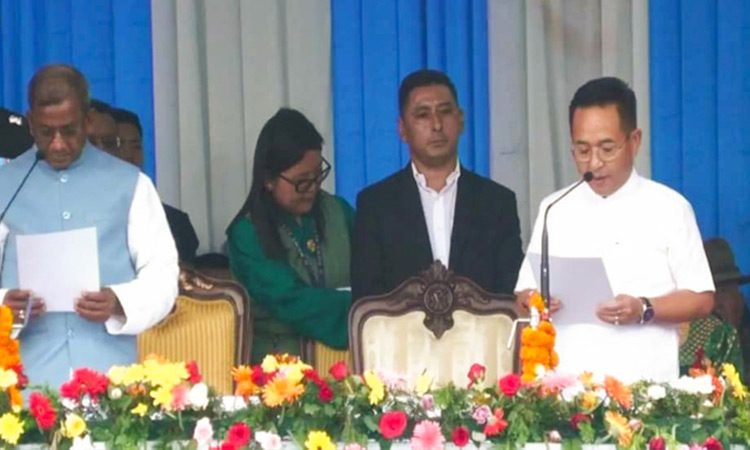 Prem Singh Tamang takes oath as Sikkim Chief Minister for second consecutive term | சிக்கிம் ...