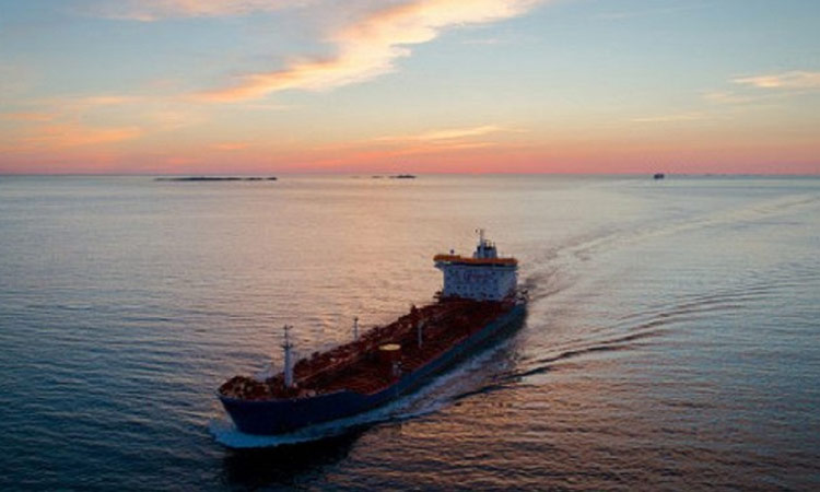 Oil tanker capsized in Oman/ஓமனில் எண்ணெய் கப்பல் கவிழ்ந்தது