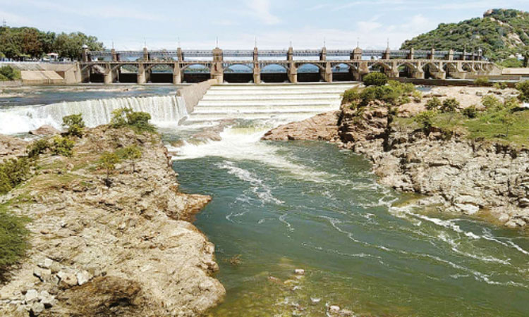 Reduction of water release from Mettur dam to 30,000 cubic feet ...
