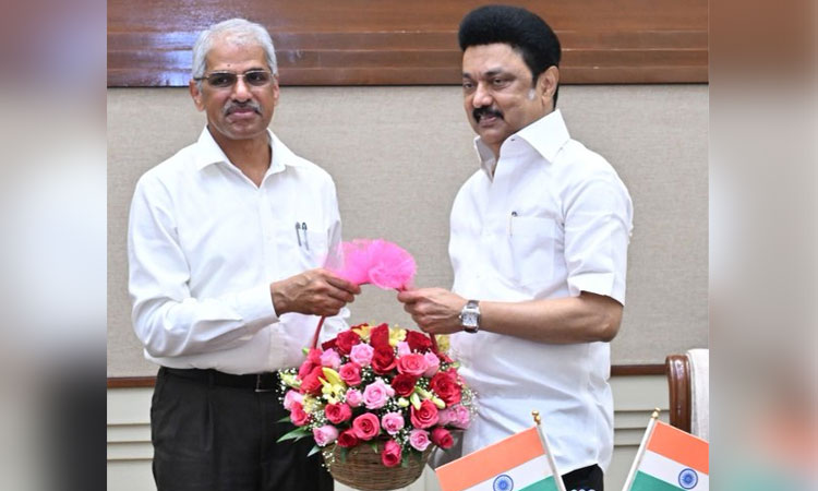 Shivdas Meena met and greeted Chief Minister M.K.Stalin | முதல் ...