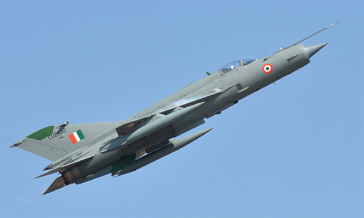 IAF fighter aircraft drops 'air store' near Pokhran | பொக்ரான் அருகே ...