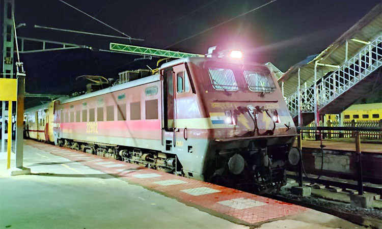 சென்னை எழும்பூர் - ராமேசுவரம் விரைவு ரெயில் புறப்படும் நேரம் மாற்றம் ...
