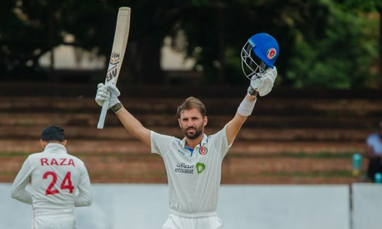 இஸ்மாத் ஆலம் சதம், Ismat Alam's century