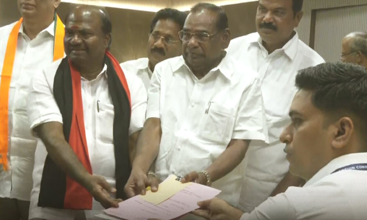 ஈரோடு கிழக்கு இடைத்தேர்தல்: தி.மு.க. வேட்பாளர் வி.சி.சந்திரகுமார் ...