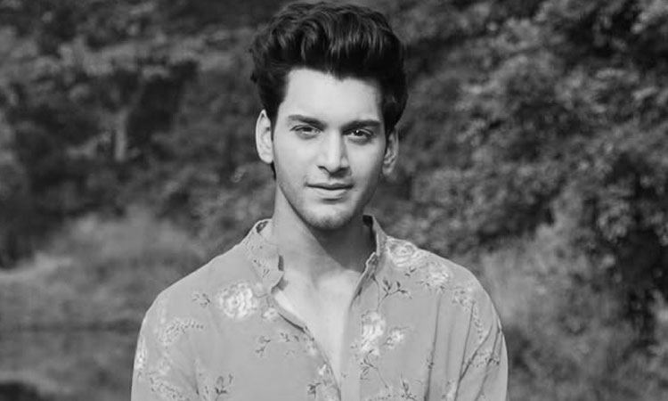 சாலை விபத்தில் சின்னத்திரை நடிகர் உயிரிழப்பு|TV actor Aman Jaiswal, 23, dies after truck hits ...