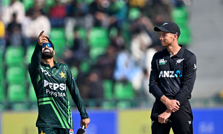 முத்தரப்பு ஒருநாள் தொடர் இறுதிப்போட்டி: டாஸ்/.Tri-series ODI final: Toss