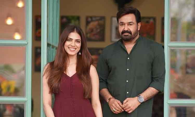 மோகன்லாலின் 'ஹிருதயபூர்வம்' படத்தில் இணைந்த மாளவிகா மோகனன் | Malavika Mohanan joins Mohanlal's ...