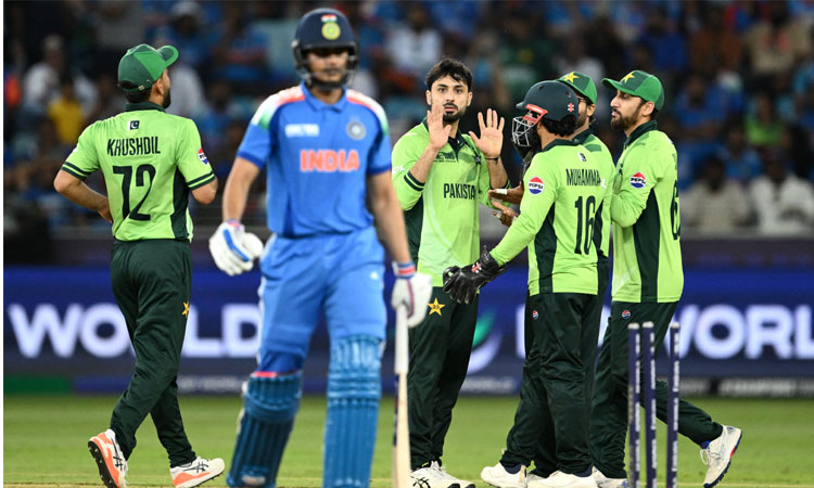 சுப்மன் கில்லின் விக்கெட்டை ஆக்ரோஷமாக கொண்டாடிய பாக்.பவுலர்/Pakistani ...