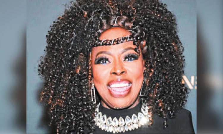 கார் விபத்தில் அமெரிக்க பாடகி உயிரிழப்பு | American singer dies in car ...