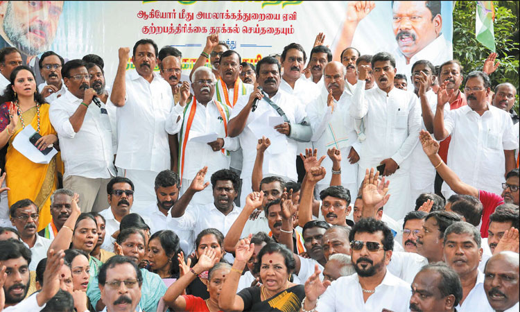 கண்டன ஆர்ப்பாட்டம்: செல்வப்பெருந்தகை உட்பட 214 பேர் மீது வழக்குப்பதிவு ...