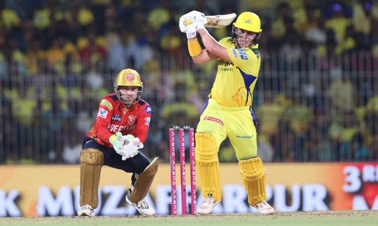 சாம் கரன் அரைசதம்| Sam Karan hits a half-century