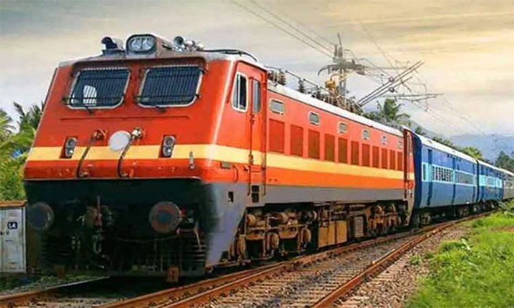 தண்டவாளத்தில் இரும்பு கம்பி - ஏற்காடு எக்ஸ்பிரஸ் ரெயிலை கவிழ்க்க சதியா ...